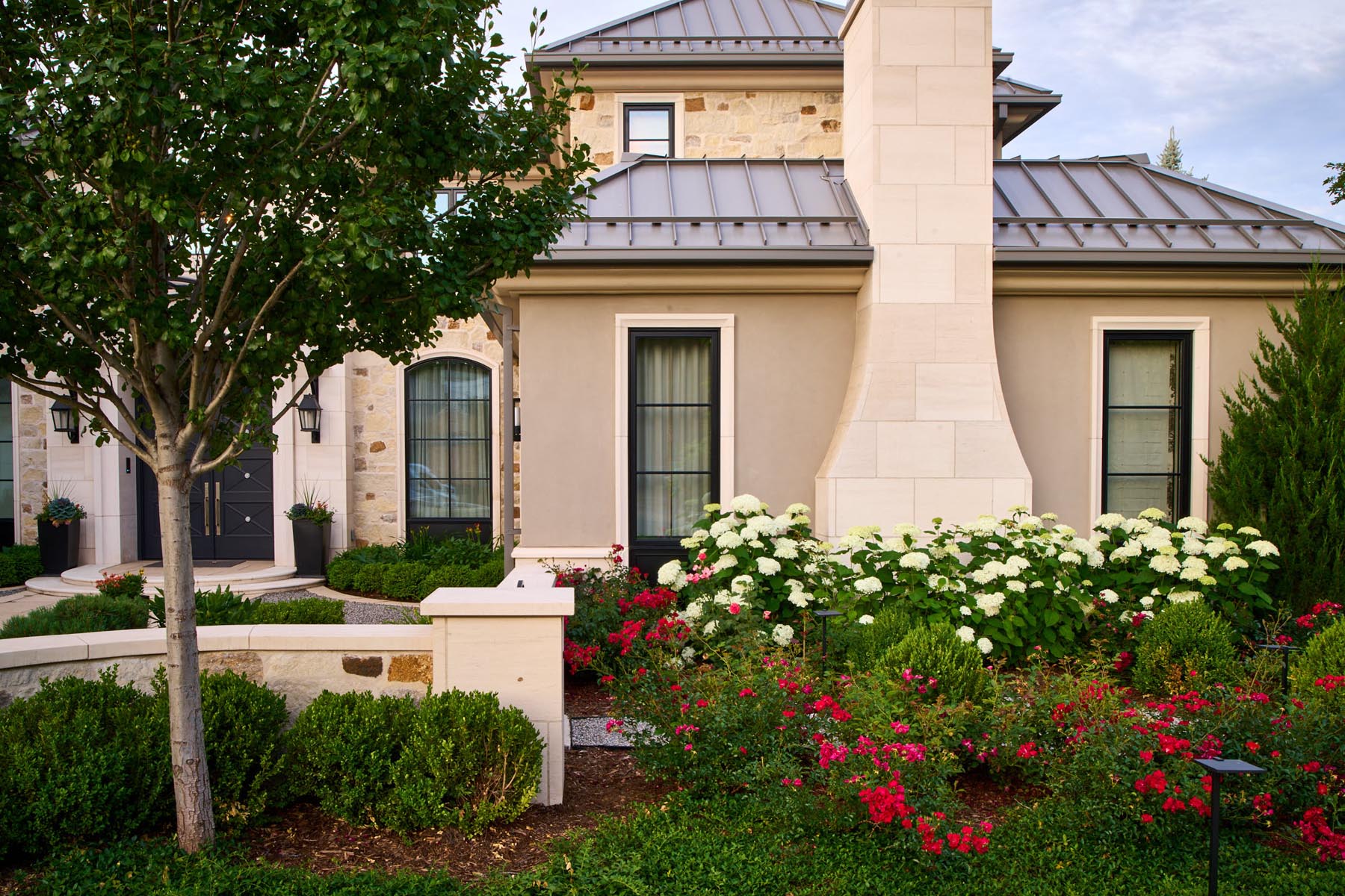 Manoir Moderne | Lifescape Colorado